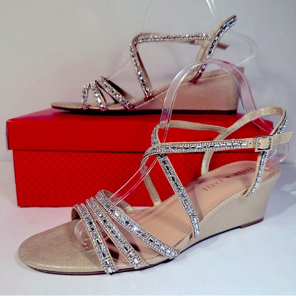 Kelly & Katie | Shoes | Kelly Katie Tahada Wedge Sandal W Size 95 M ...